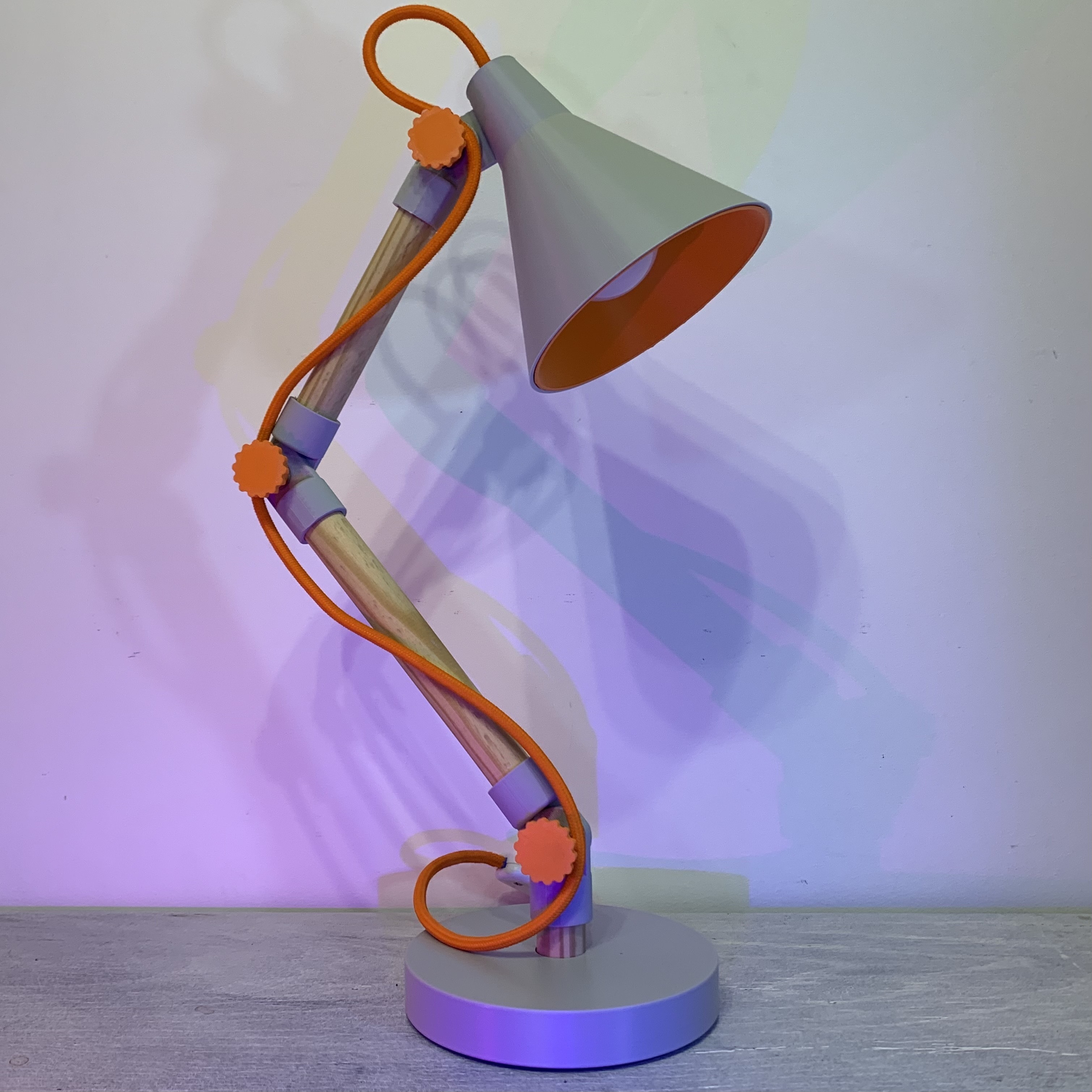 Free STL file Articulated lamp Gelenklampe 🔦・3D printing model to ...